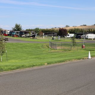 Columbia Sun RV Resort - Kennewick, Washington - RV LIFE Campground Reviews